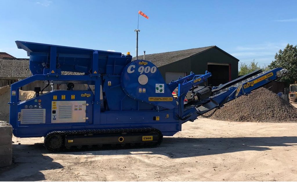 C900 Tracked Crusher - Herbst Machinery Ltd
