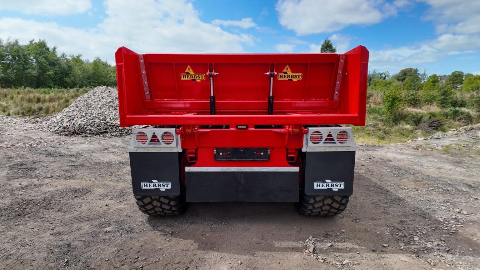 Super 14T Dump Trailer - Herbst Machinery Ltd