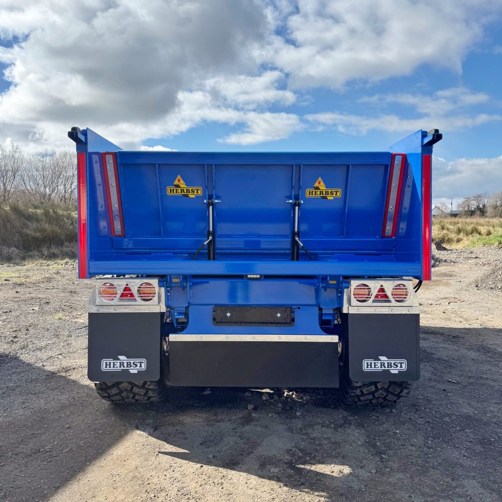 SUPER 18T DUMP TRAILER - Herbst Machinery Ltd