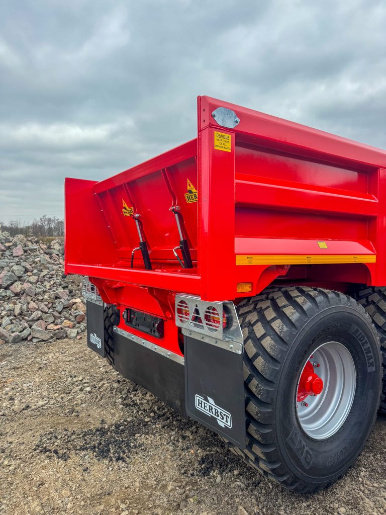 Super 16T Dump Trailer - Herbst Machinery Ltd