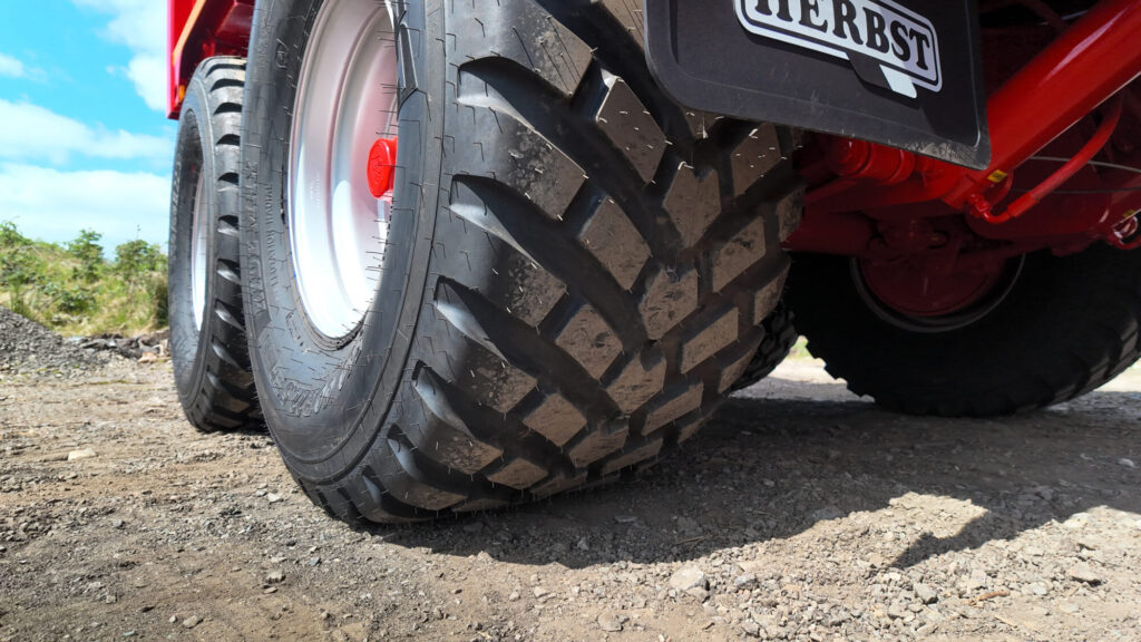 Super 14T Dump Trailer - Herbst Machinery Ltd